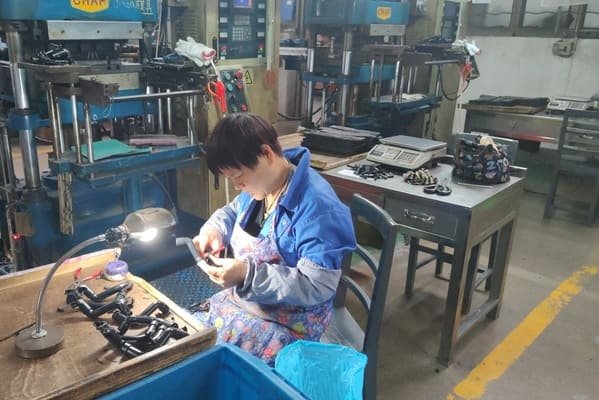 What Are Rubber Sleeves? Applications, Materials & Selection